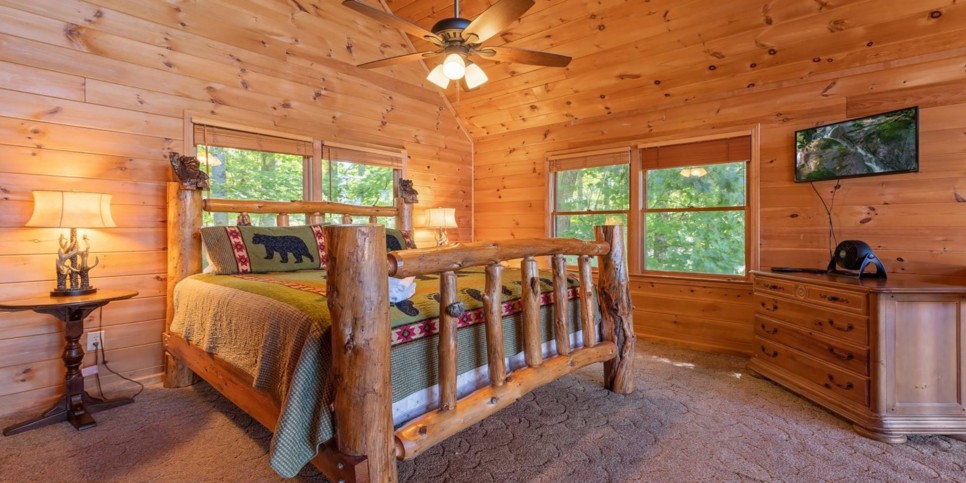 Morganton Cabin - Bear Necessities | Georgia Cabins For You