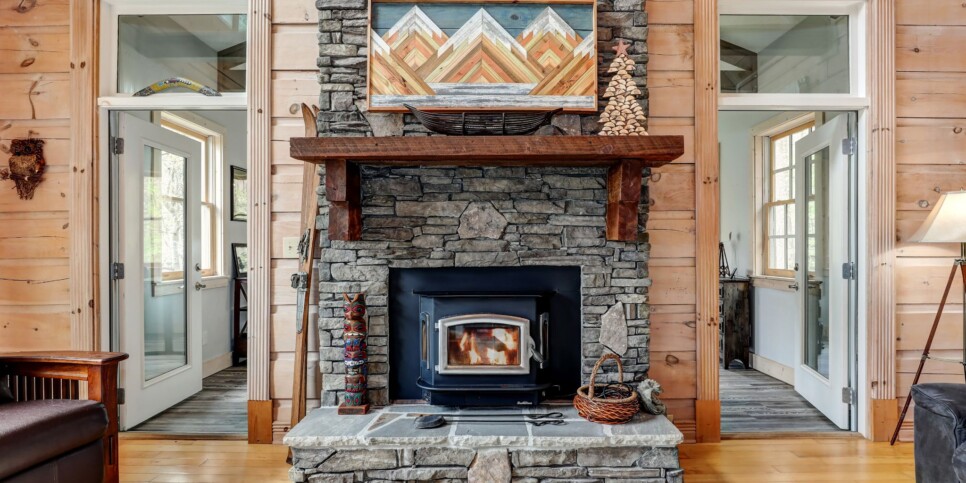 Elemental Bliss: Pet-Friendly 4BR Cabin in Big Canoe with Garden Tub